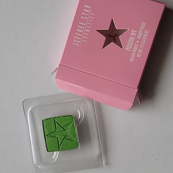 Jeffree Star | Makeup | 42 Jeffree Star Pressed Pigment Single Poison ...